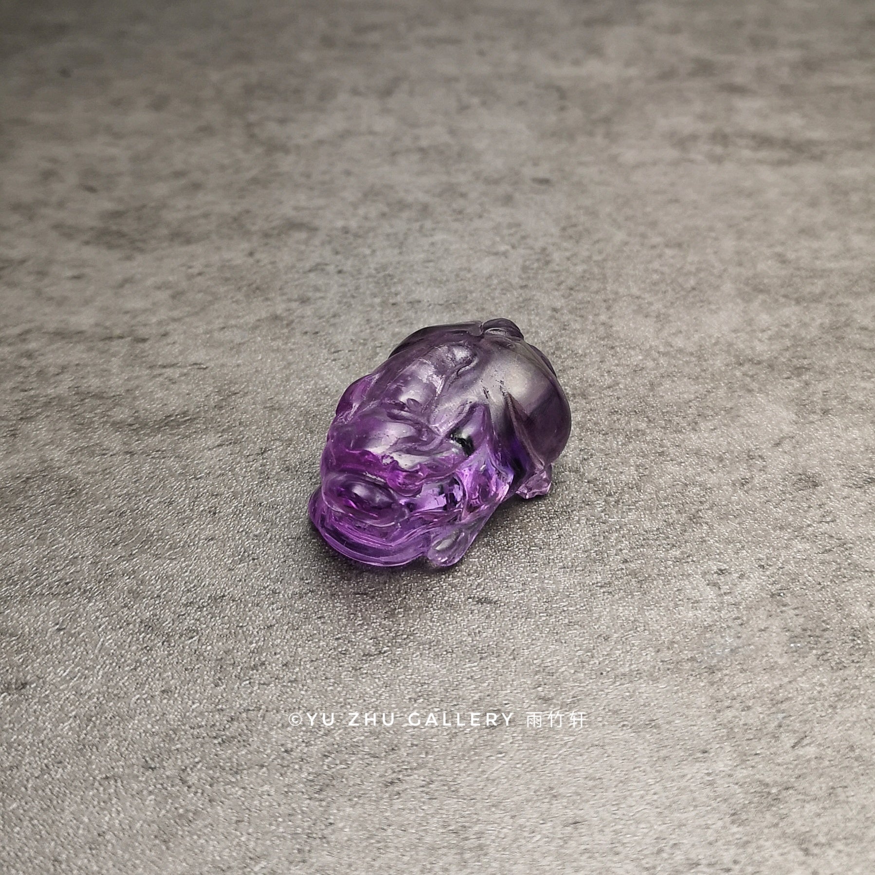 Amethyst Pi Xiu (Pi Yao) Carving 41mm*28mm*18mm – Yu Zhu Gallery 雨竹轩